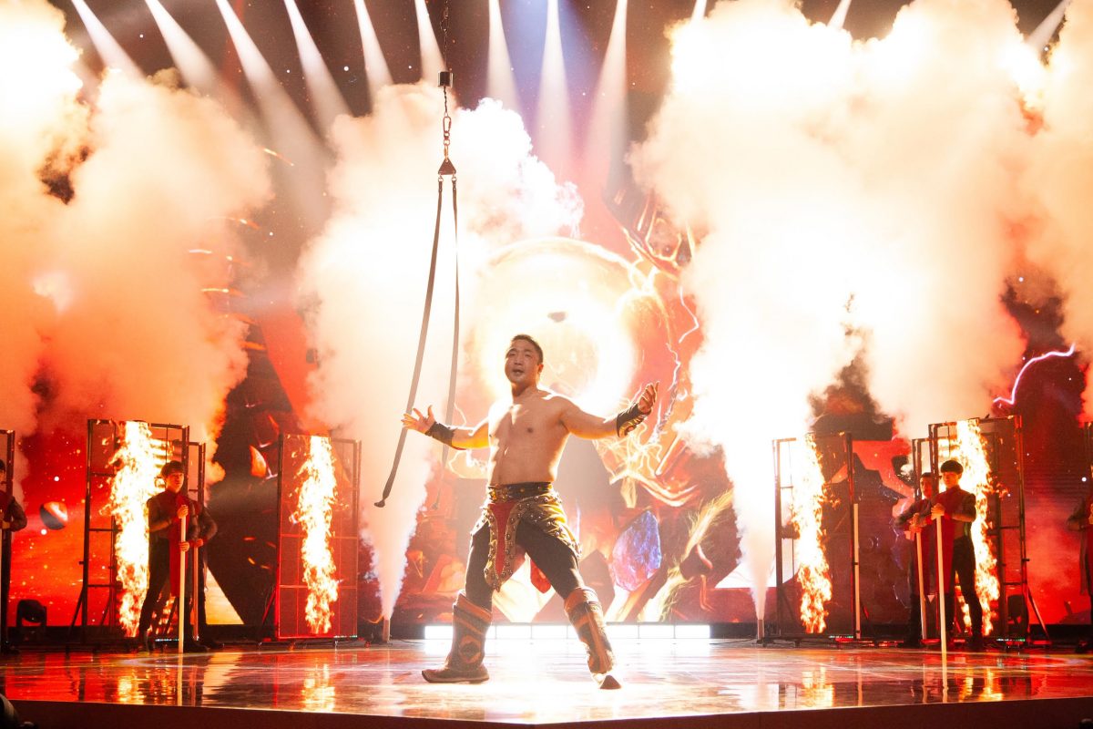 The Flying Trapeze: Strongman Tulga - Sixty Inches From Center