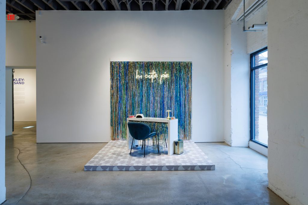 Uhlenbrock_MoonbeamSalon01 - Sixty Inches From Center